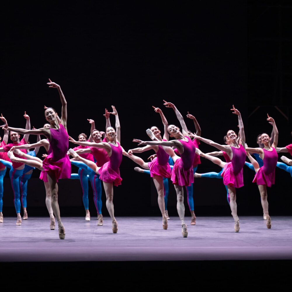 From 60 swans to 32 fouettés – Swan Lake in-the-round in numbers ...