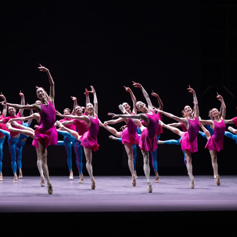 From 60 swans to 32 fouettés – Swan Lake in-the-round in numbers ...